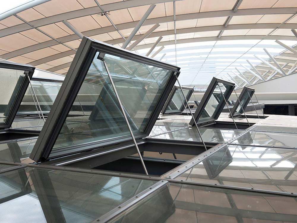 Lamilux - Daylight | Smoke hatches | Smoke extraction systems | Fire ...