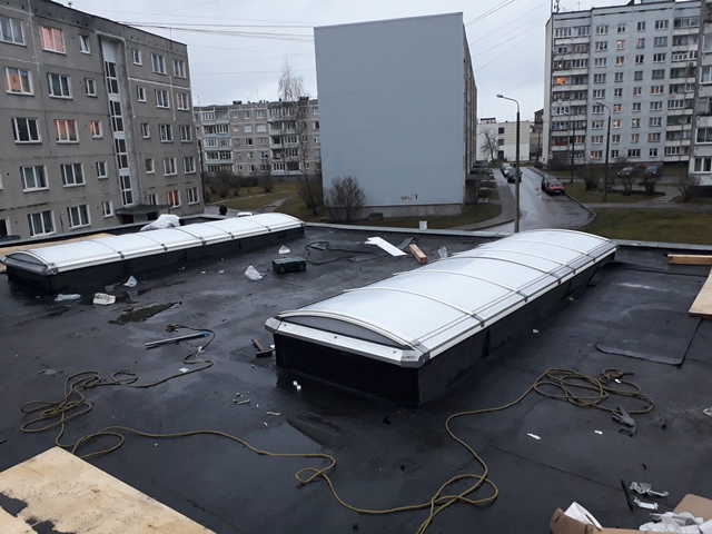 Smoke extraction hatches | Flat-roof windows | Smoke extraction systems ...